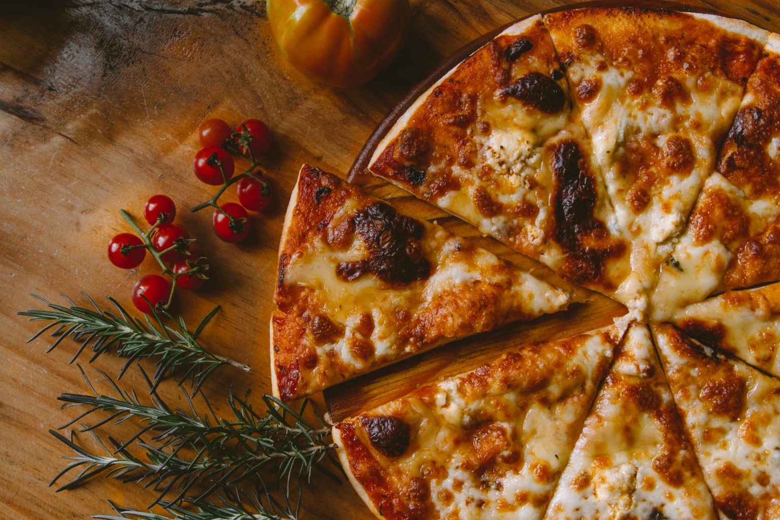 Commander une pizza via votre voiture, aujourd’hui, c’est possible ...